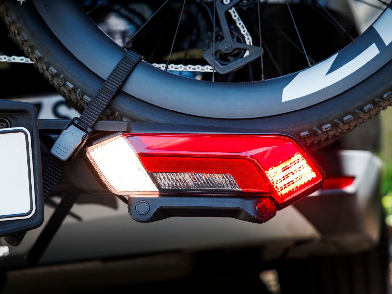 Buy Thule Epos ParkSecure bike carrier?